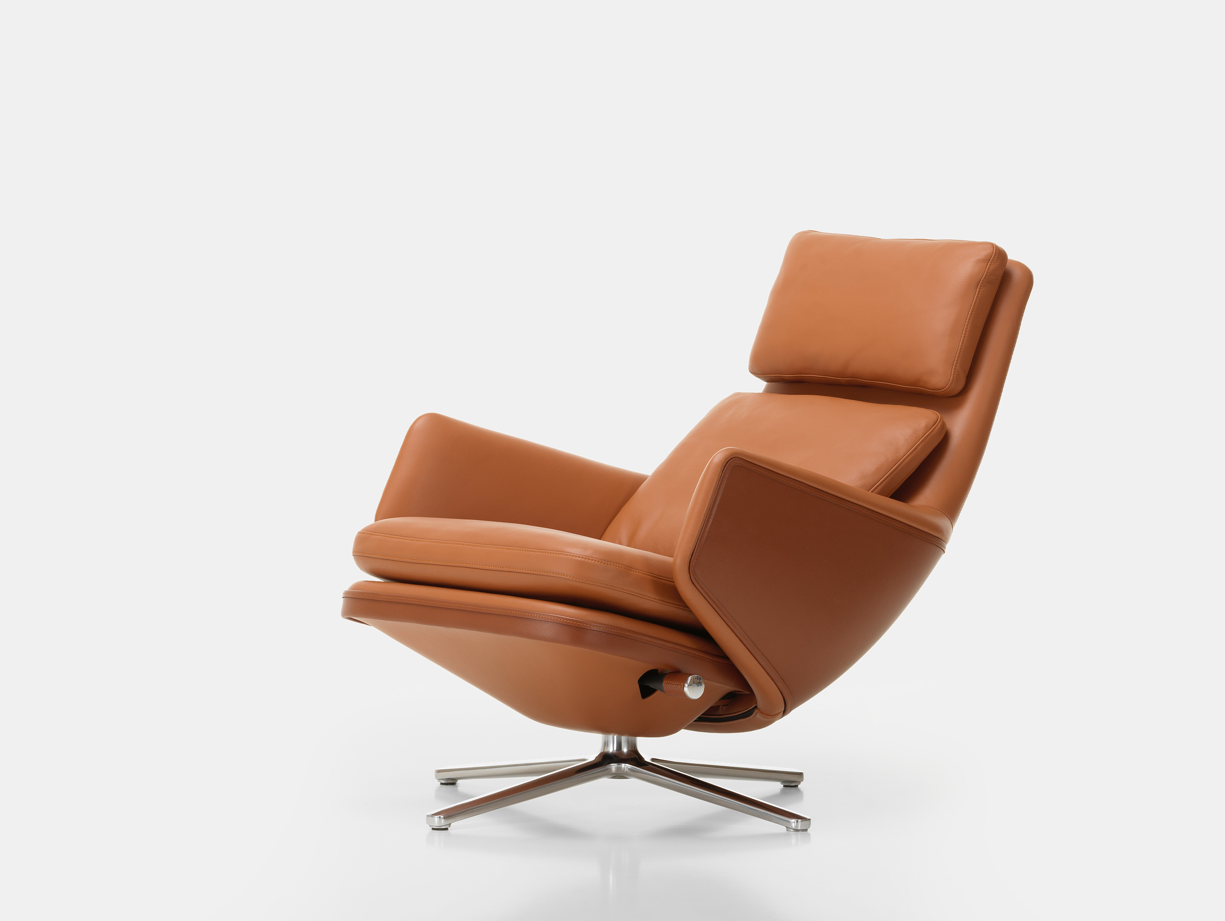 Grand Relax Lounge Chair | Viaduct Furniture